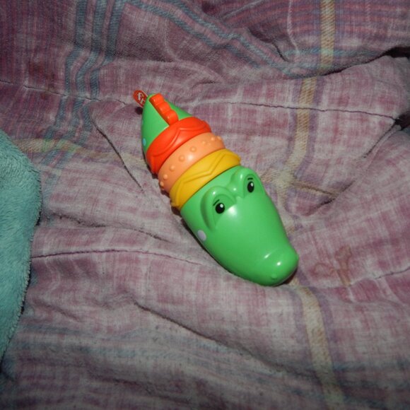 Fisher-Price | Toys | Fisher Price Clicker Alligator 6 Months Toy ...